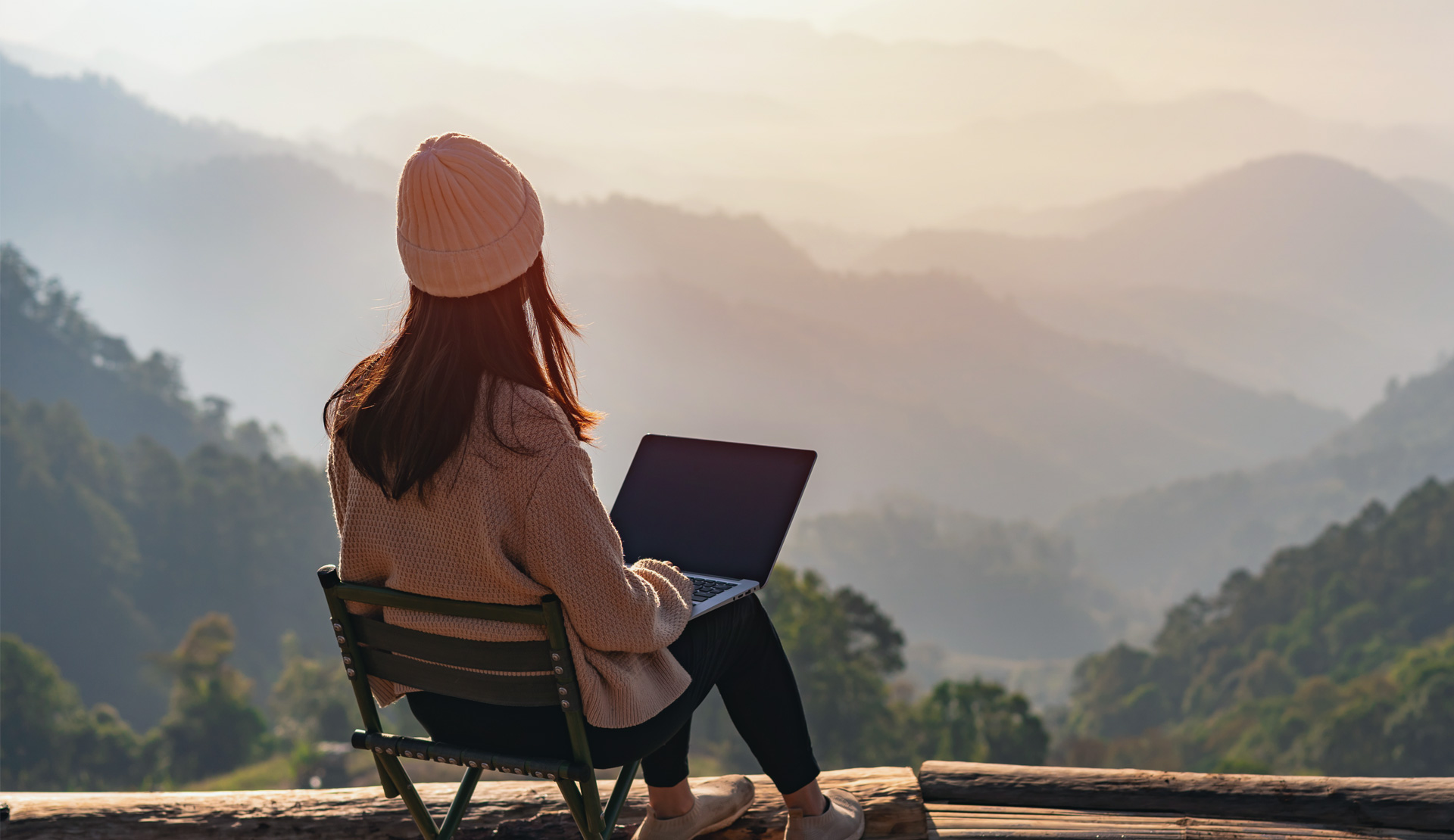 7 things to know before living and working abroad